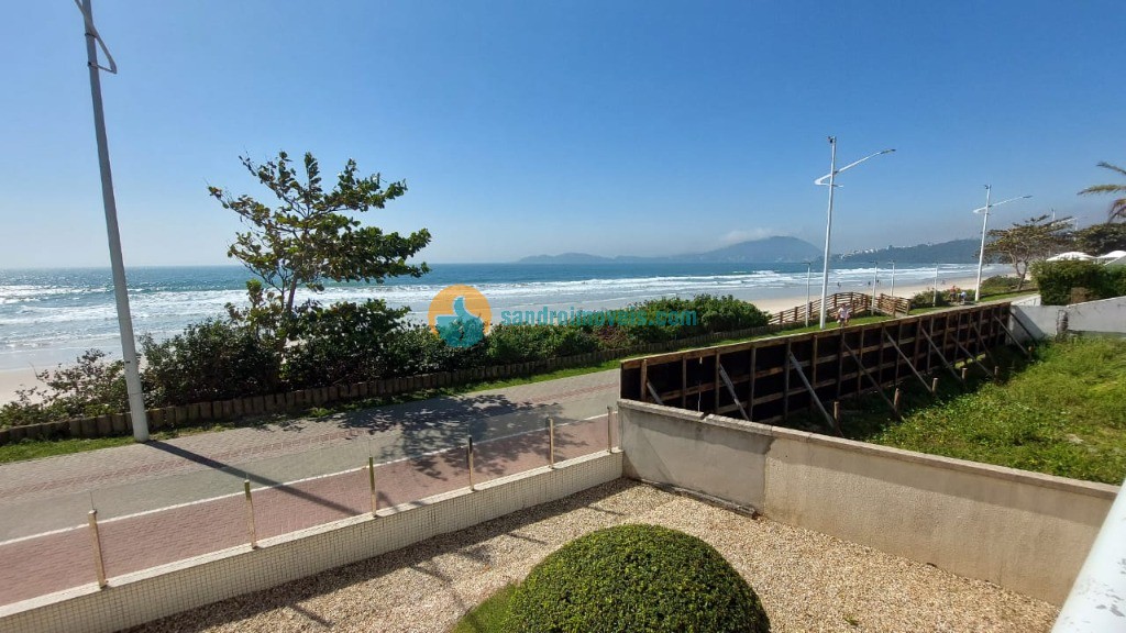 Lindíssimo Apartamento à beira mar na Praia de Bombas!
